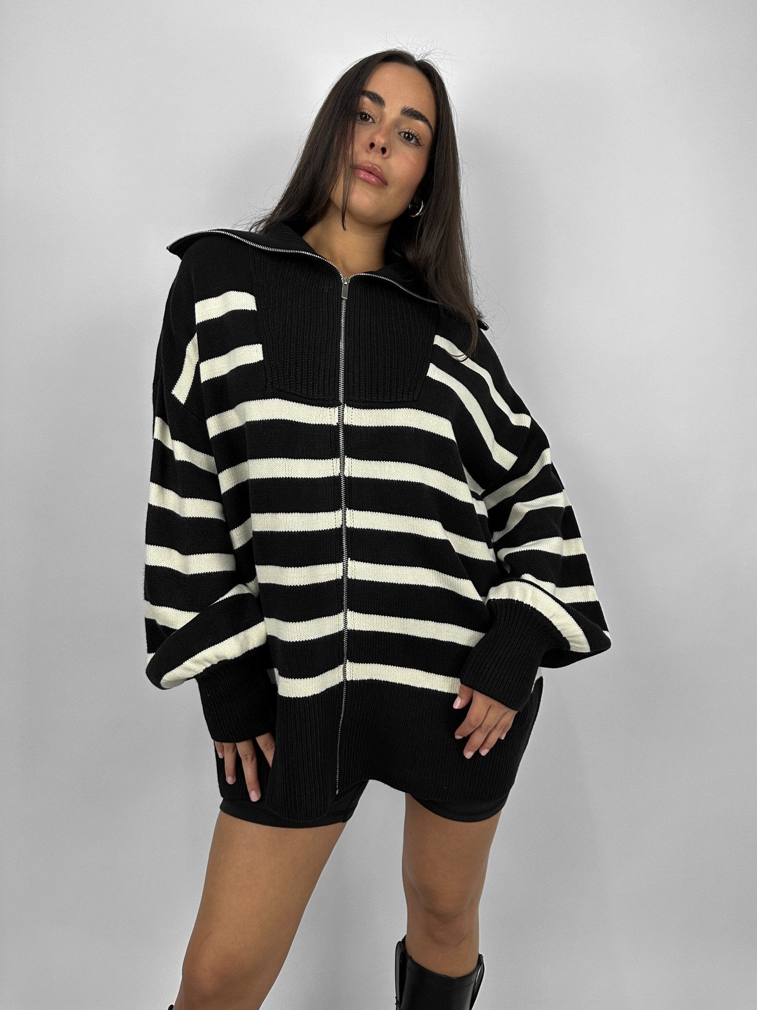 A\W Collection – Vamp Official